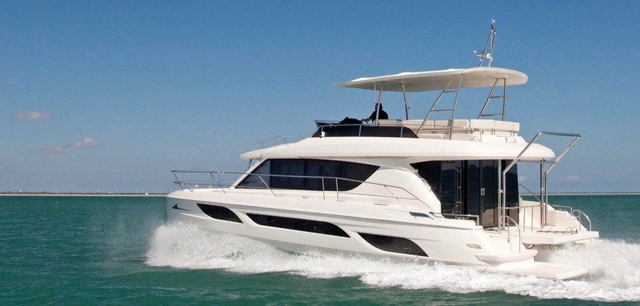 AQUILA 48 ⋆ Hot Magazine